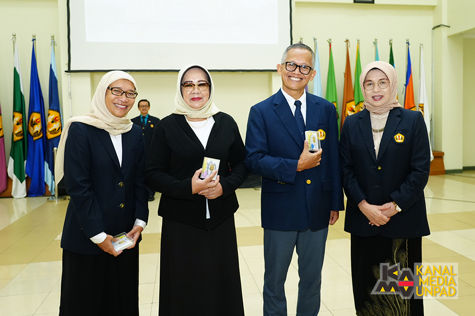 Rektor Lantik Tujuh Pimpinan Unpad – PSDKU Unpad Pangandaran